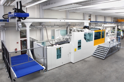 Máquinas de moldeo por inyección de grandes dimensiones | izaro.com