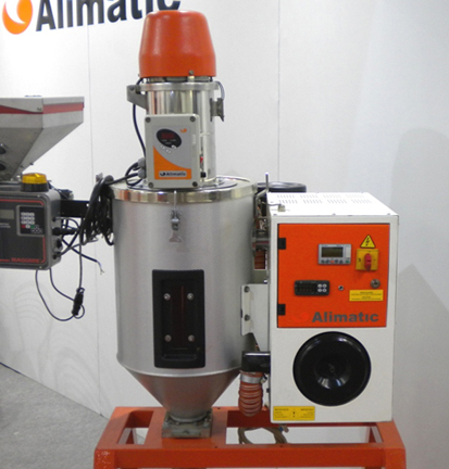 Alimatic presentó sus equipos en Brasilplast | izaro.com