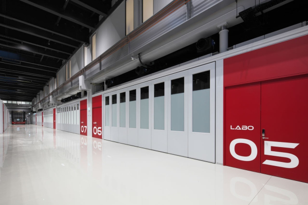 Amada inaugura el “Amada Global Innovation Center” (“AGIC”) en sus ...